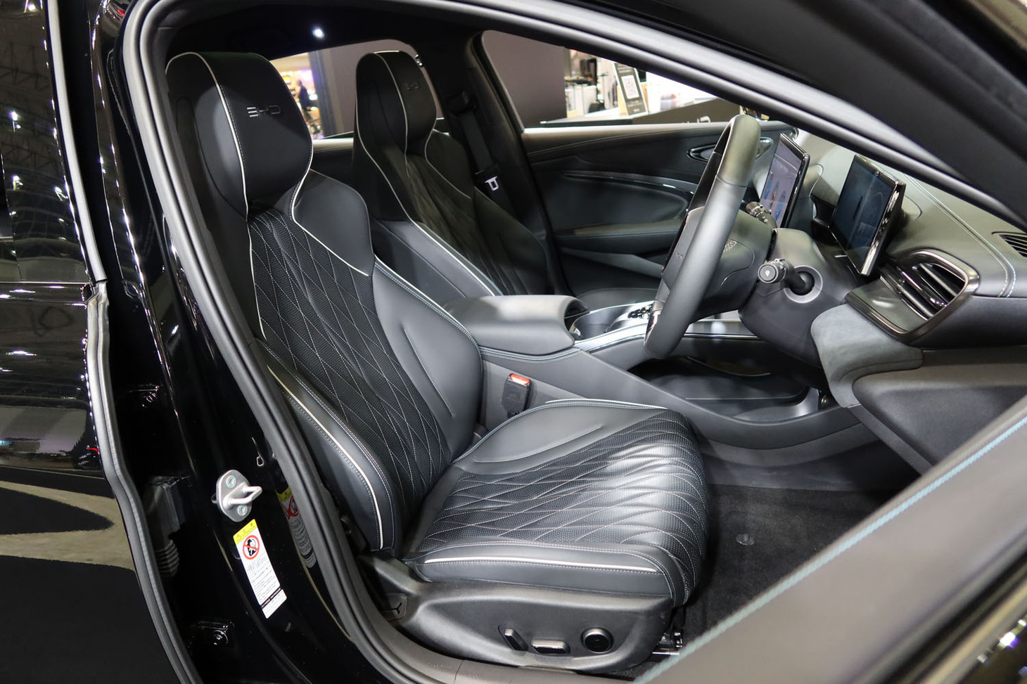 「オートモビル カウンシル2024」の会場から（BYD） 内装・外装など19枚 【画像・写真】 - webCG