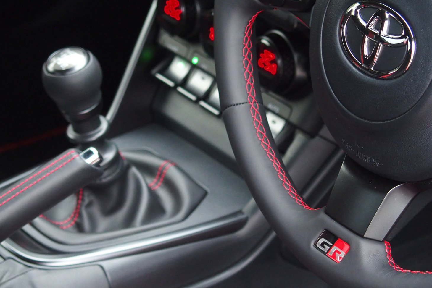 トヨタGR86 RZ“40th Anniversary limited” 内装・外装など59枚 【画像・写真】 - webCG