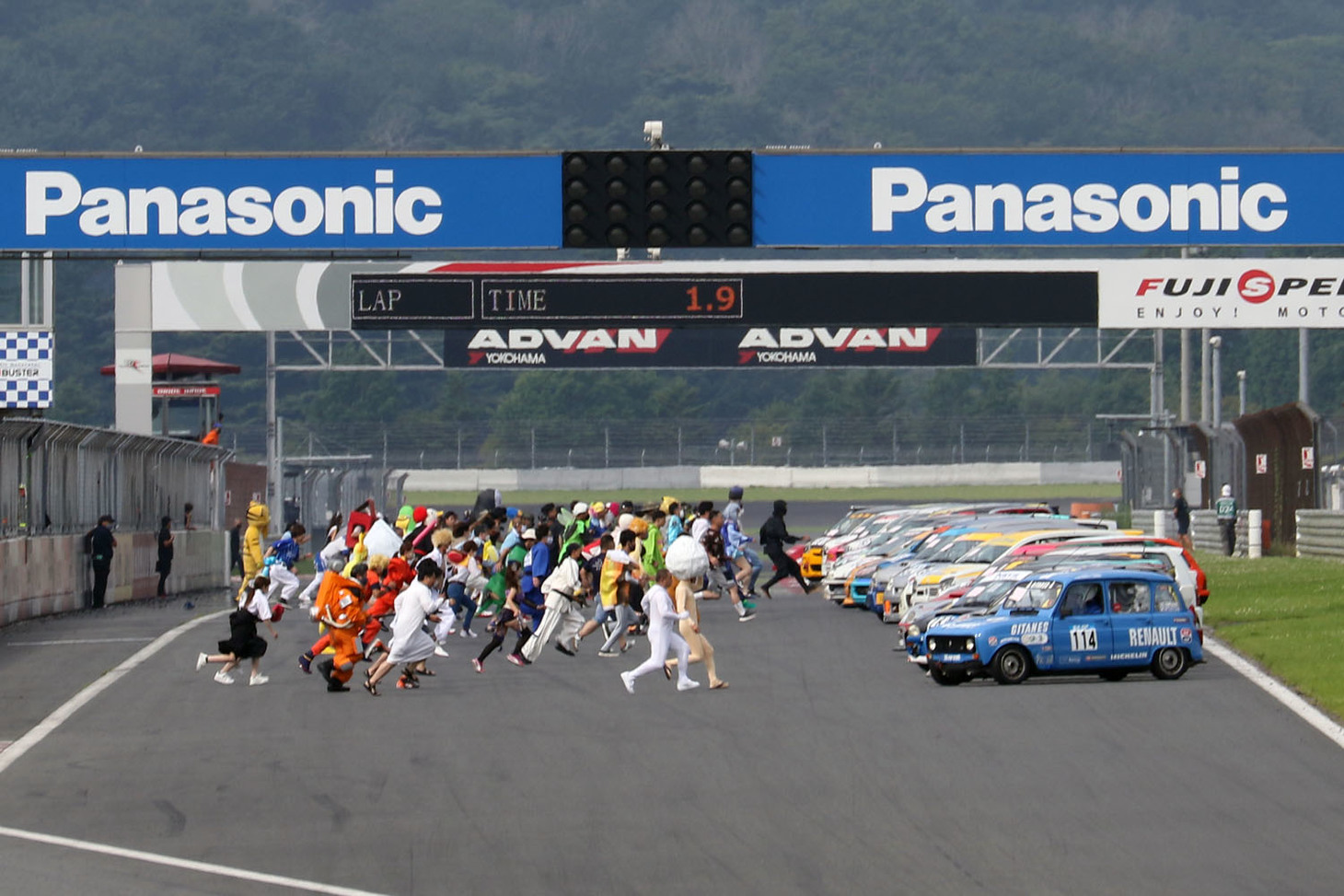 個性派レーシングカーが激走！ 「K4-GP 富士 10時間耐久」参戦マシン ビジュアル40枚 【画像・写真】 - webCG