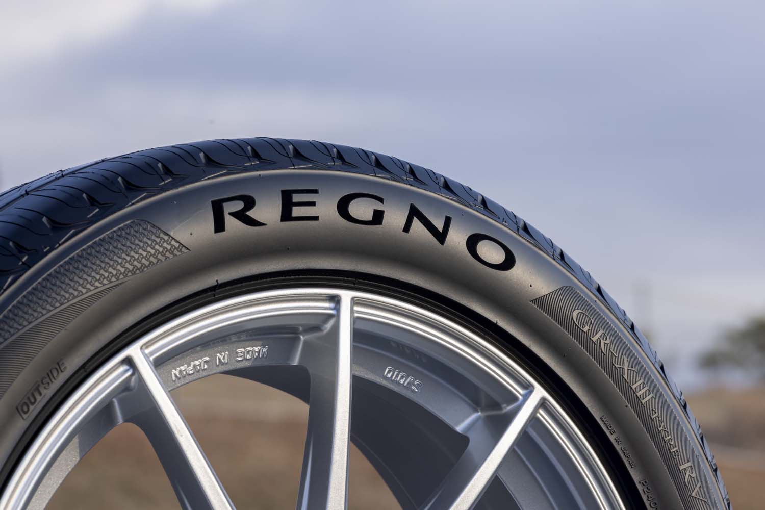 BRIDGESTONE REGNO GR-XIII／GR-XIII TYPE RVを知る・試す 【ブリヂストン・レグノが具現する“グレートバランス”の新世界＜AD＞】 - webCG