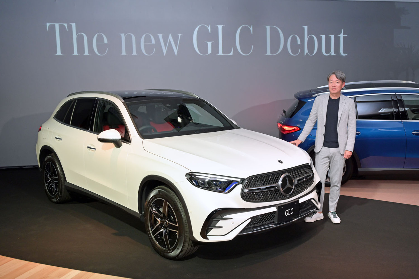 新型「メルセデス・ベンツGLC」発表会の会場から 内装・外装など21枚 【画像・写真】 - webCG