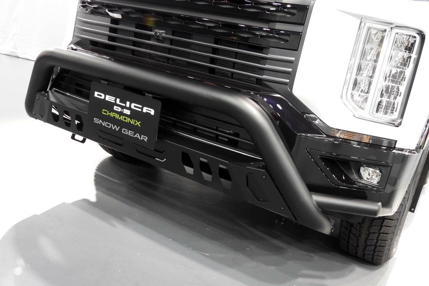 三菱デリカD：5 CHAMONIX SNOW GEAR（シャモニースノーギア） 内装・外装など39枚 【画像・写真】 - webCG