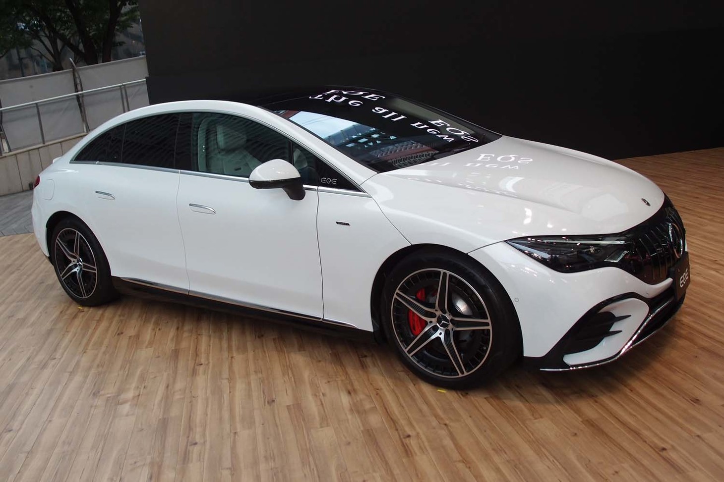 メルセデス・ベンツEQE350＋／メルセデスAMG EQE53 4MATIC＋ 内装・外装など30枚 【画像・写真】 - webCG