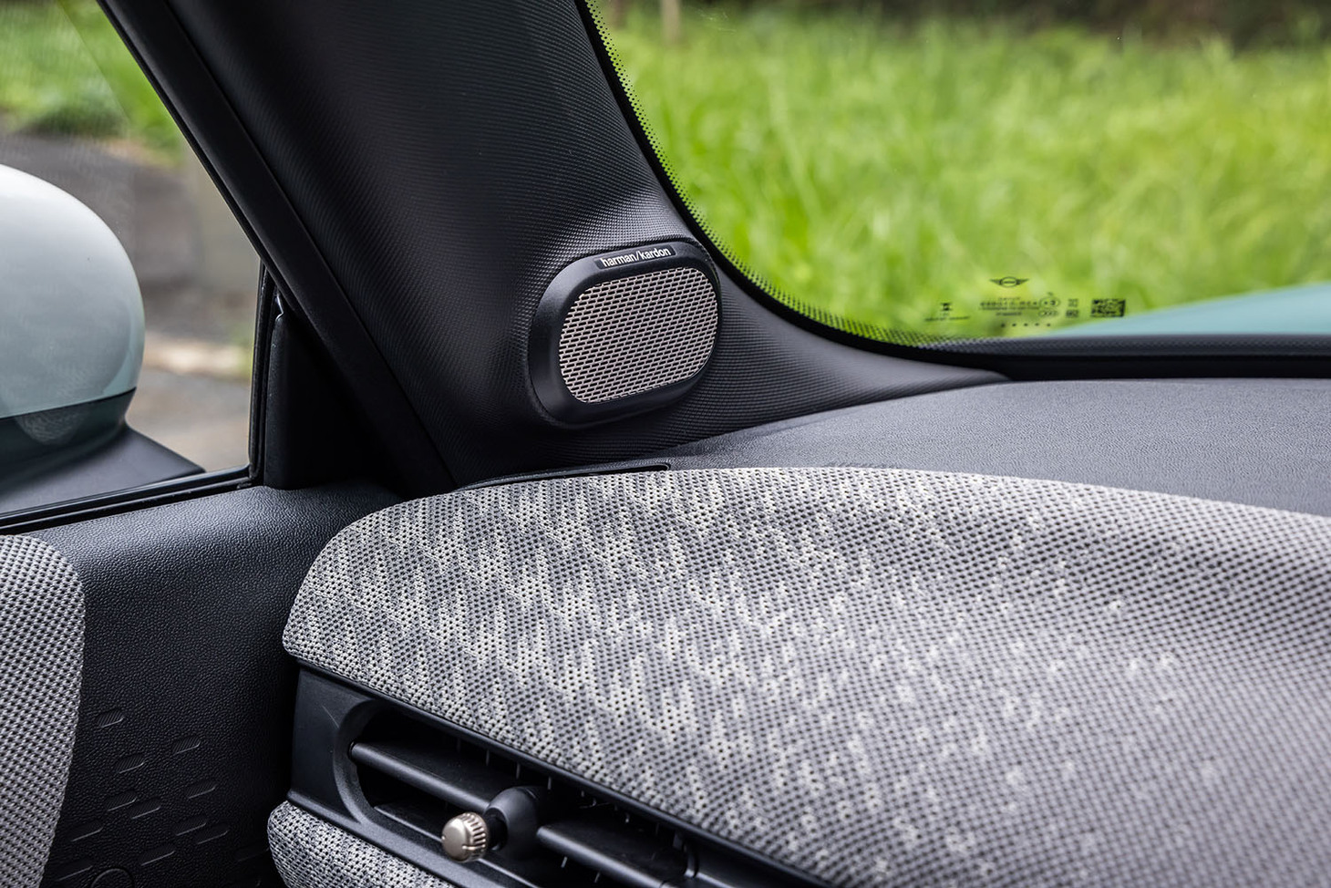 MINIクーパー3ドアS (FF/7AT)【試乗記】 の画像21枚 - webCG