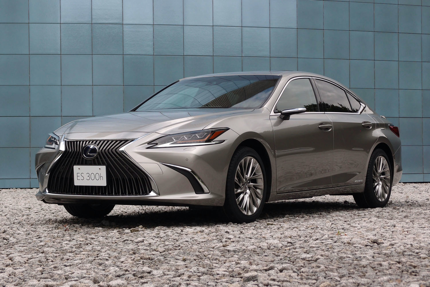 レクサスES300h“バージョンL” 内装・外装など44枚 【画像・写真】 - webCG