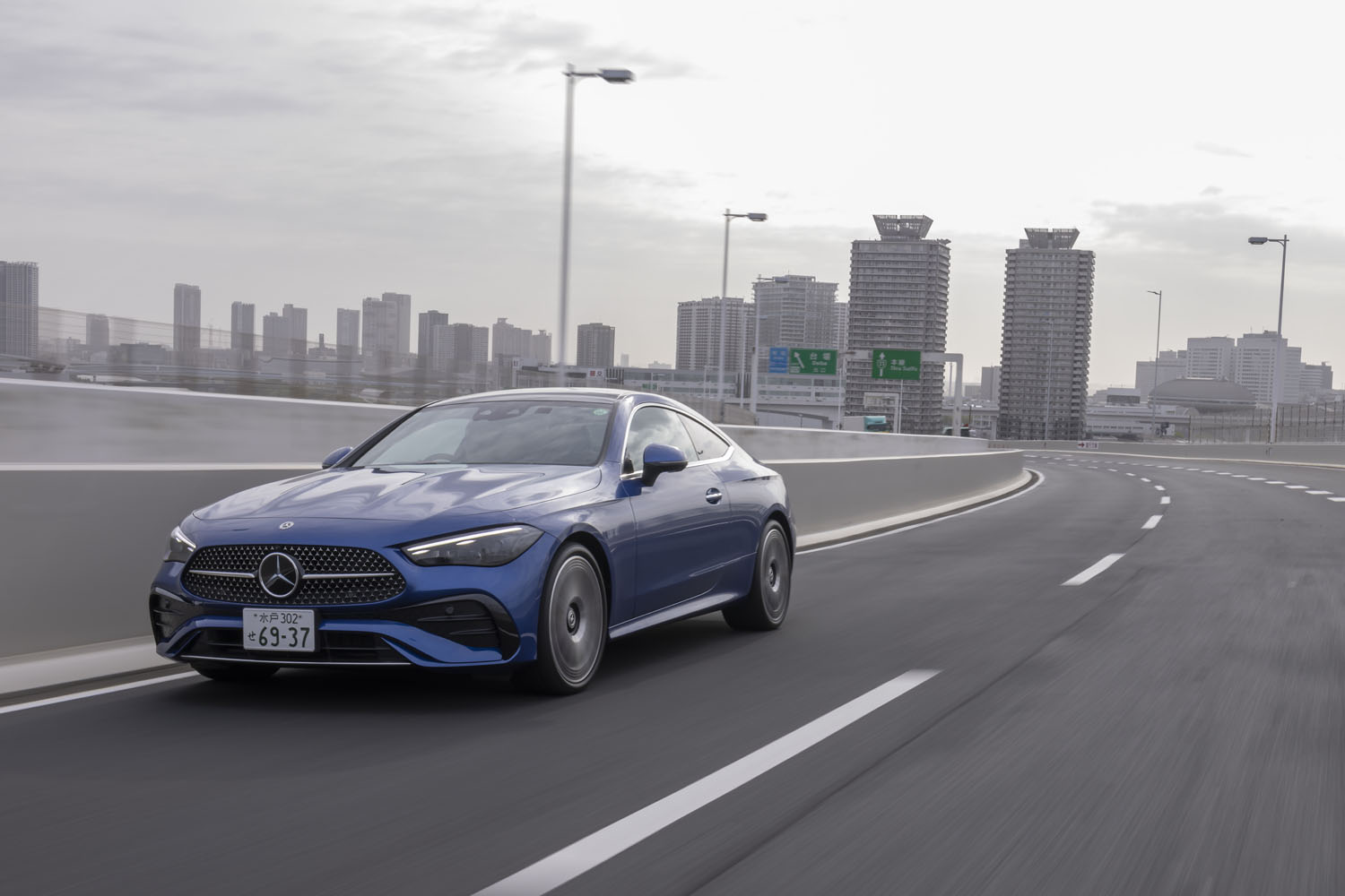 メルセデス・ベンツCLE クーペで至高のドライビングプレジャーを味わう 【メルセデス流“王道のクーペ”がかなえる世界＜AD＞】 - webCG