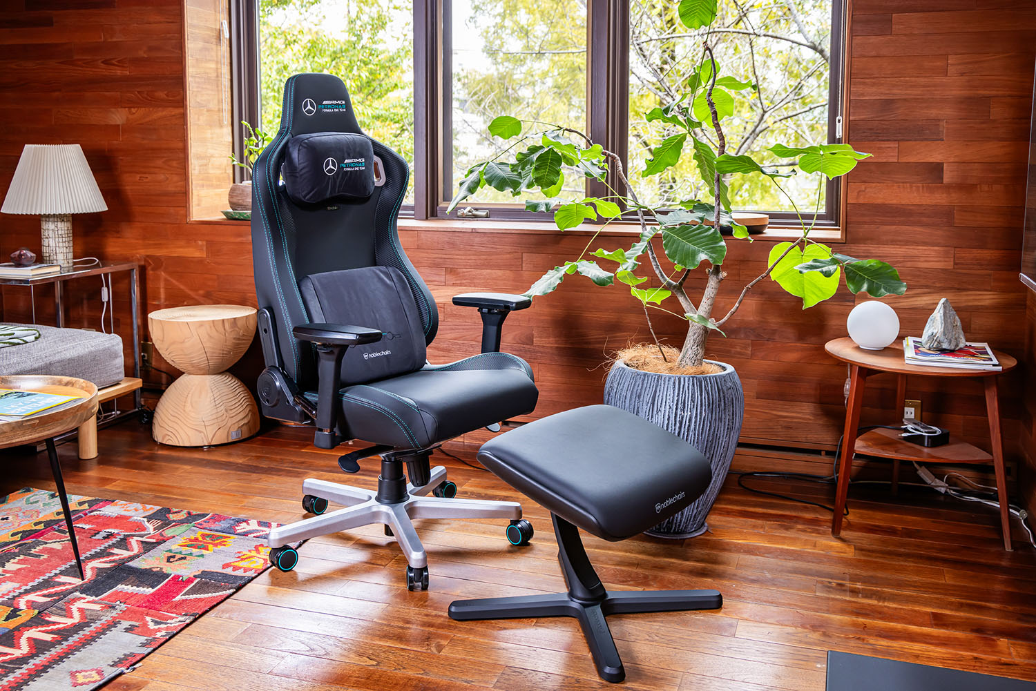 noblechairs｜EPIC - Mercedes-AMG PETRONAS F1 Team - 2021 EDITION 【そのゲーミングチェアにドイツのこだわりが宿る＜AD＞】 - webCG