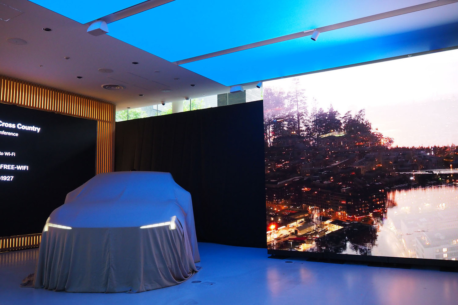 ボルボEX30クロスカントリー 内装・外装など80枚 【画像・写真】 - webCG