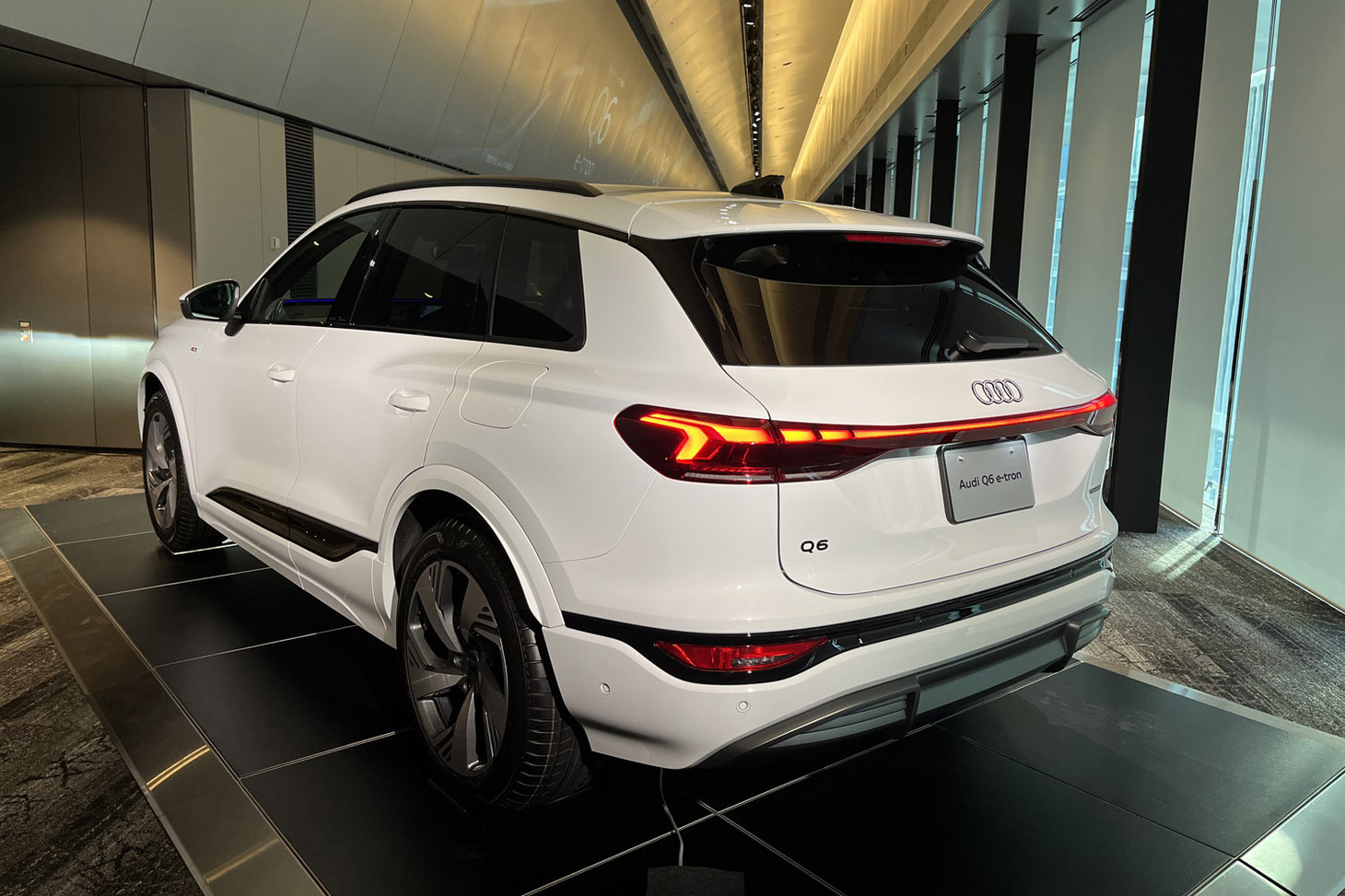 アウディQ6 e-tron 内装・外装など67枚 【画像・写真】 - webCG