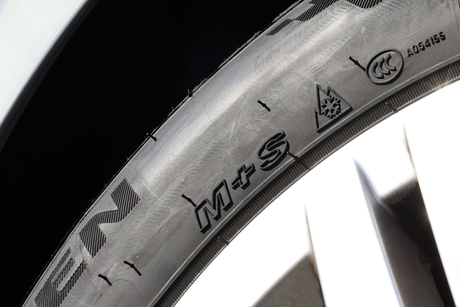 オールシーズンタイヤにも“賢い選択”を NEXEN N’Blue 4Seasonの真価に迫る 【2023-2024 Winter webCGタイヤセレクション＜AD＞】 - webCG