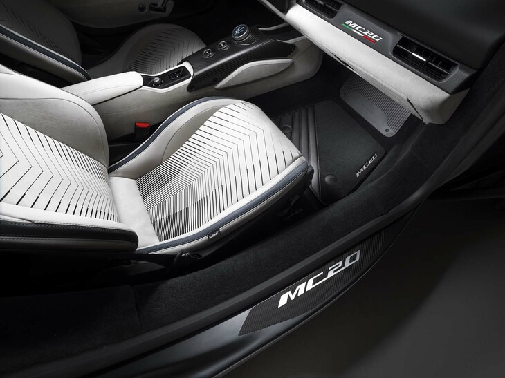 マセラティMC20チェロ 内装・外装など27枚 【画像・写真】 - webCG