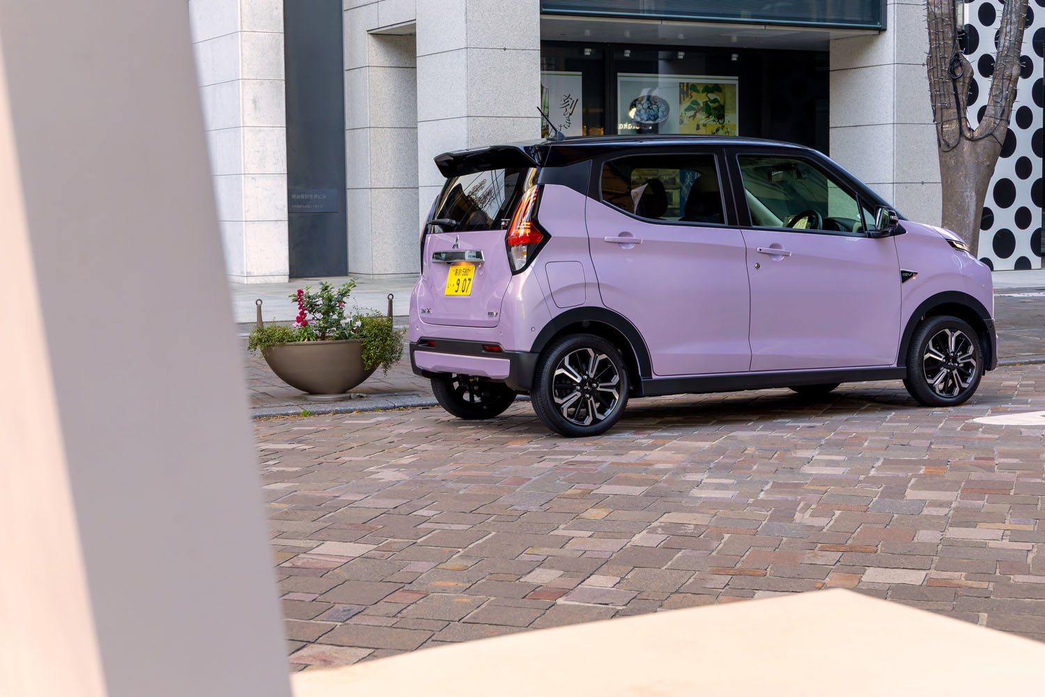 小さなクルマで大満足 三菱eKクロスEVの魅力に迫る 【できる軽でもっといいカーライフ 三菱eKクロスEVで行こう＜AD＞】 - webCG