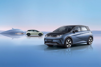 BYDがコンパクトEV「ドルフィン」を日本で発売 価格は363万～407万円 【ニュース】 - webCG
