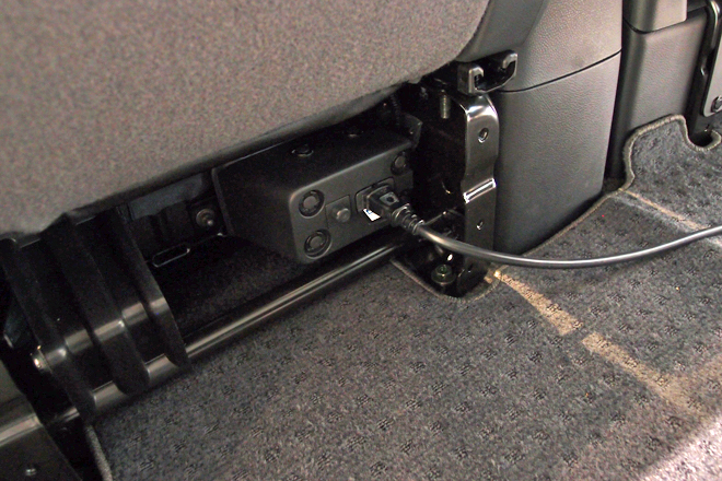 日産からワンボックス型EV「e-NV200」が登場 【ニュース】 の画像10枚 - webCG