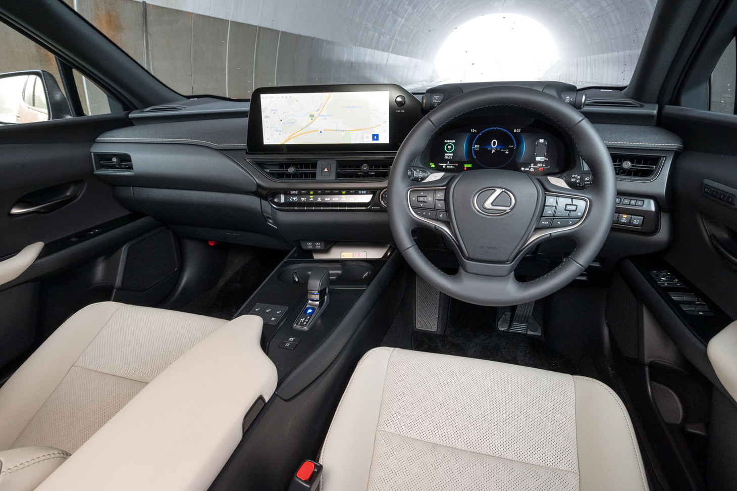 レクサスUX300h“バージョンL”（4WD/CVT）【試乗記】 の画像19枚 - webCG