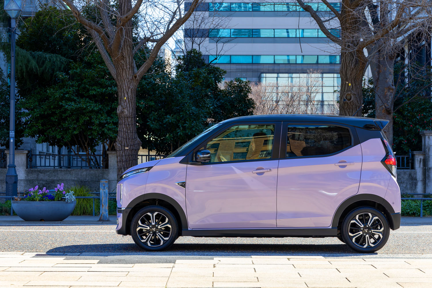 小さなクルマで大満足 三菱eKクロスEVの魅力に迫る 【できる軽でもっといいカーライフ 三菱eKクロスEVで行こう＜AD＞】 - webCG