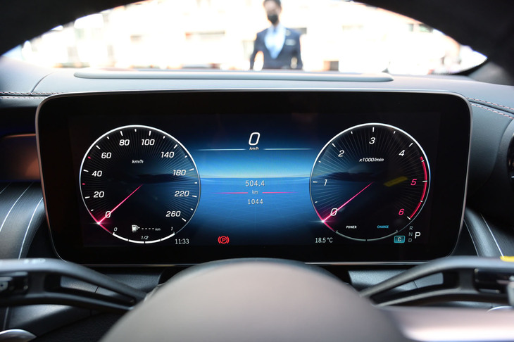 新型「メルセデス・ベンツGLC」発表会の会場から 内装・外装など21枚 【画像・写真】 - webCG