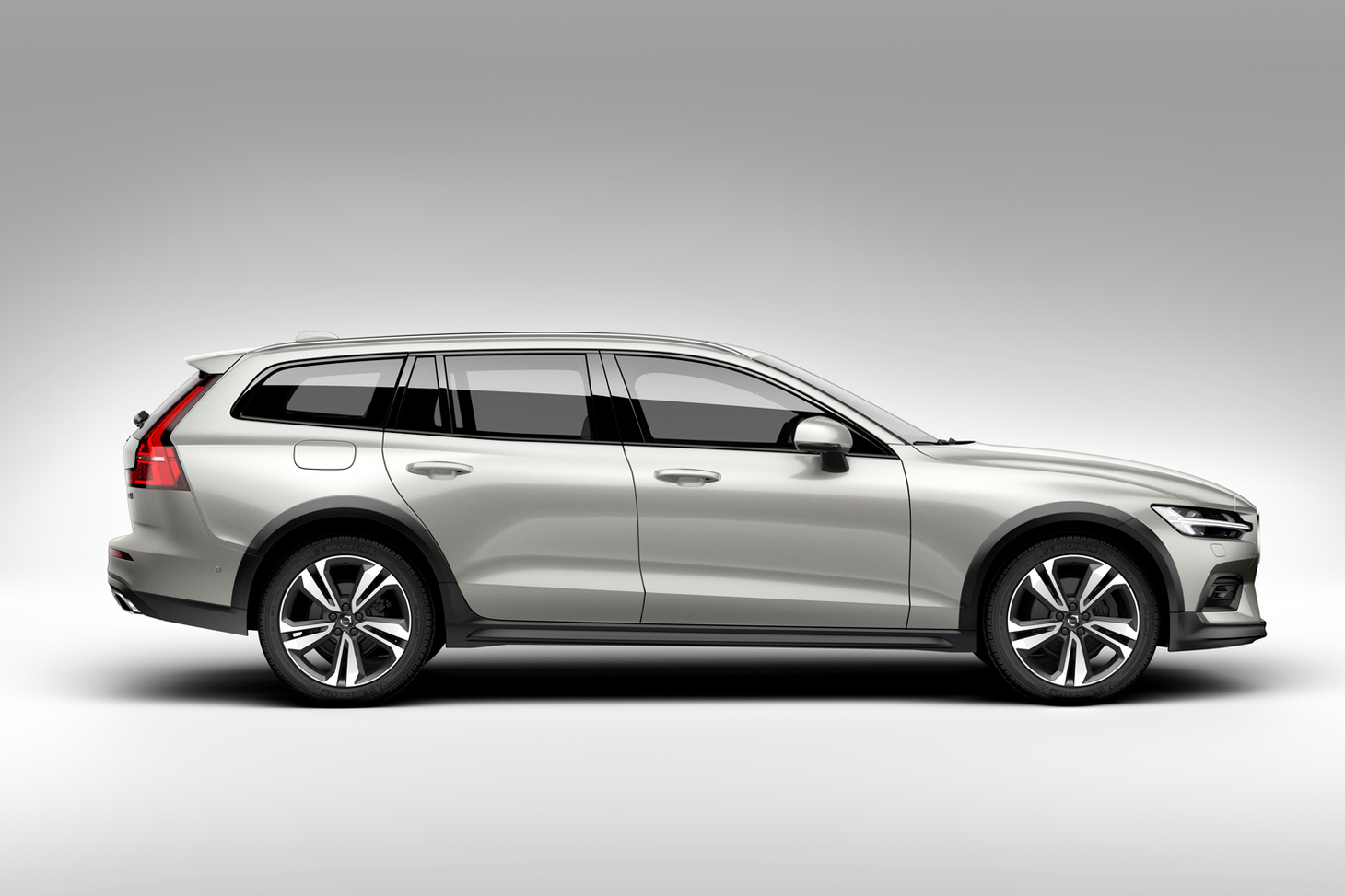 ボルボV60クロスカントリー 内装・外装など27枚 【画像・写真】 - webCG