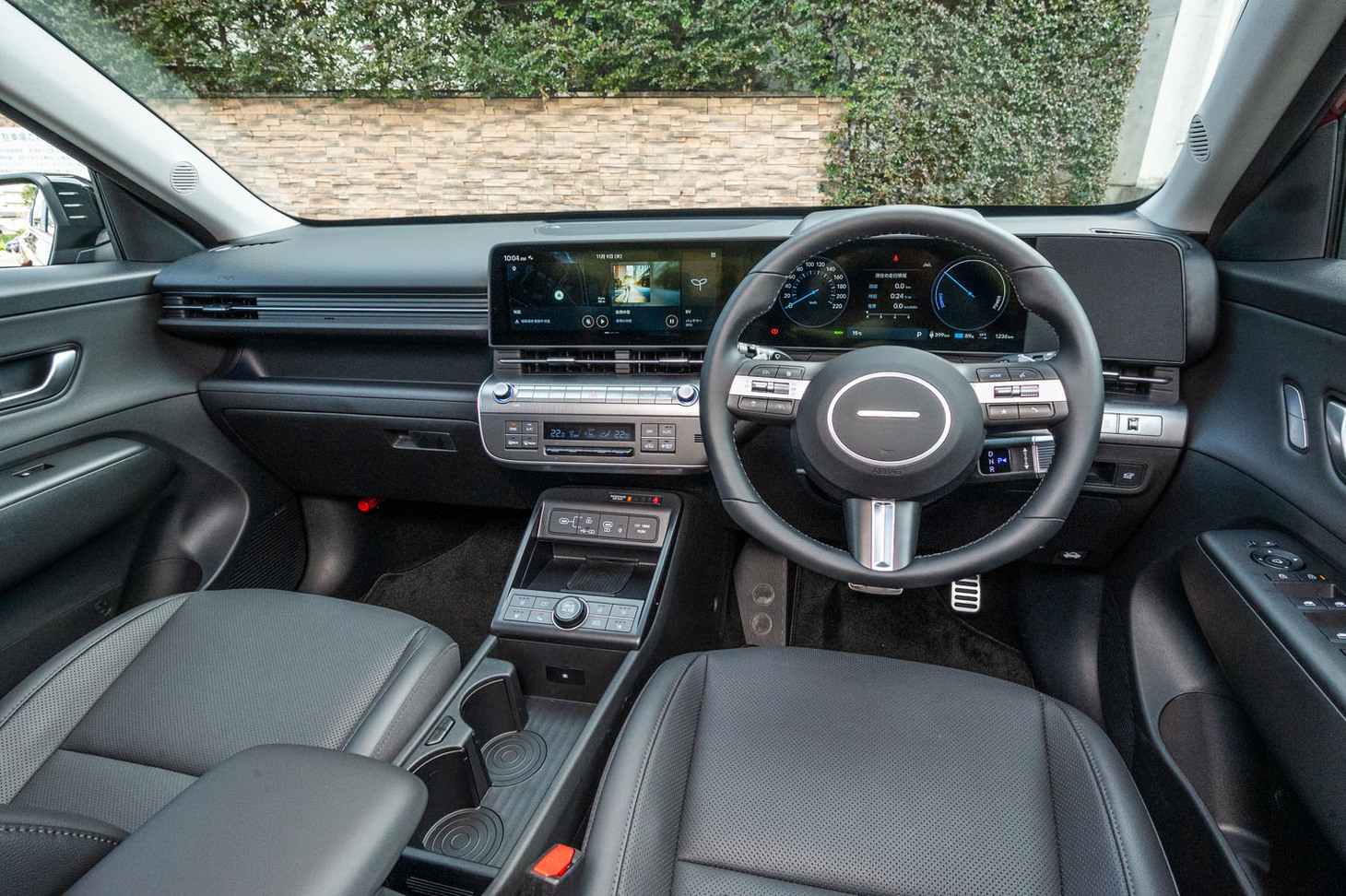 ヒョンデ・コナ ラウンジ ツートン（FWD）【試乗記】 の画像21枚 - webCG