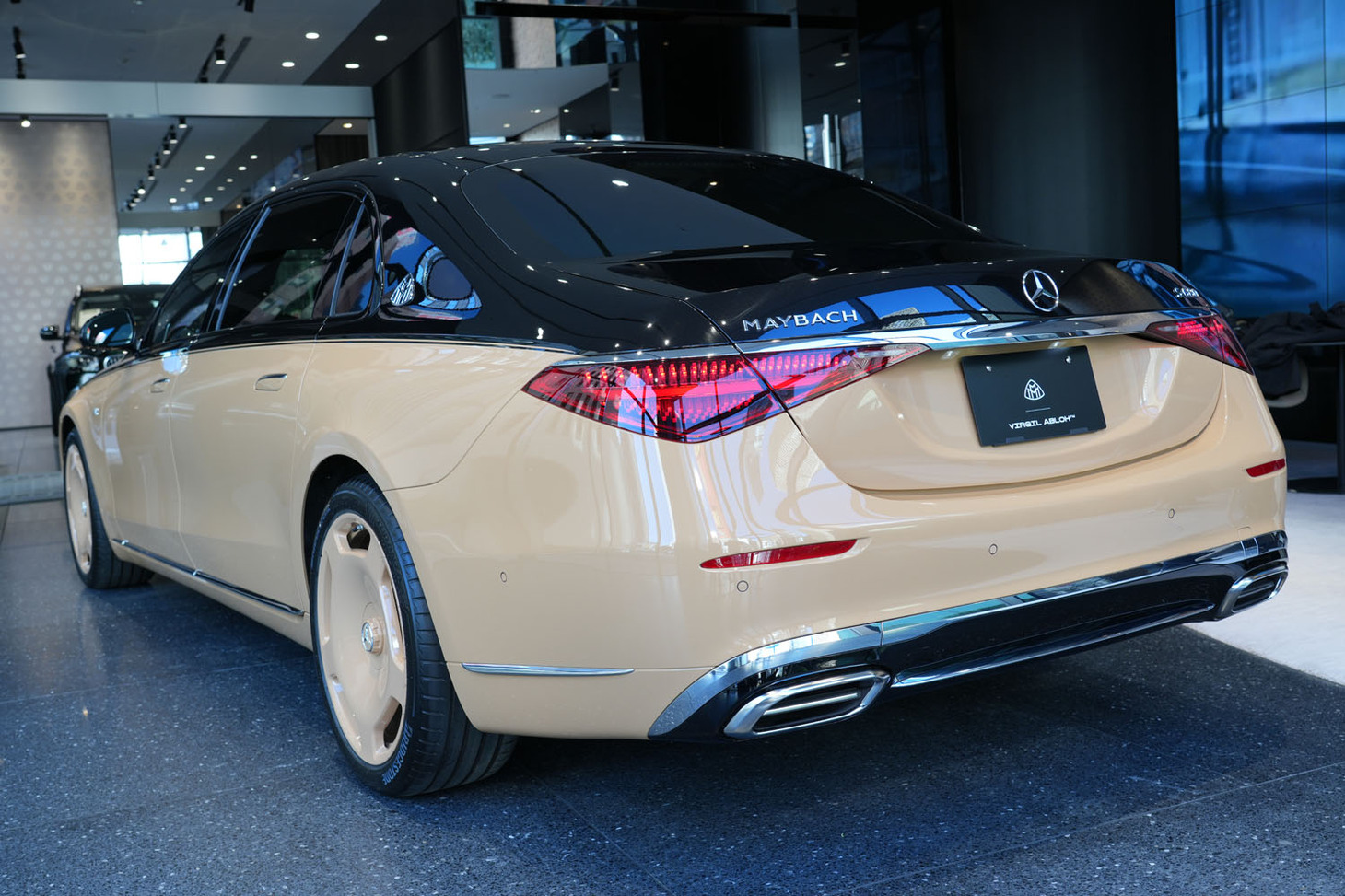 お値段5600万円！ 「Limited Edition Maybach by Virgil Abloh」を写真で見る 内装・外装など24枚 ...