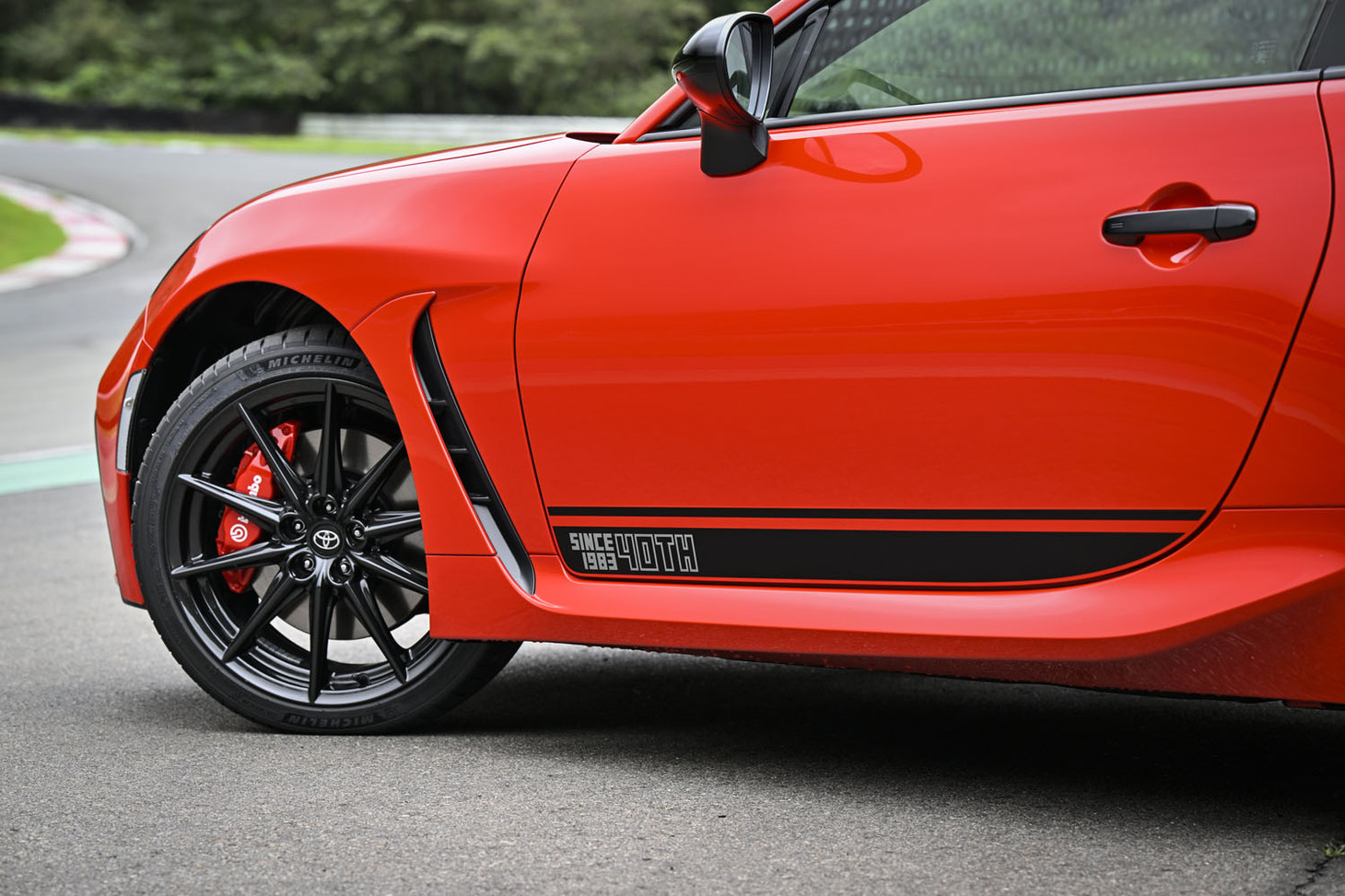 トヨタGR86 RZ“40th Anniversary limited” 内装・外装など59枚 【画像・写真】 - webCG