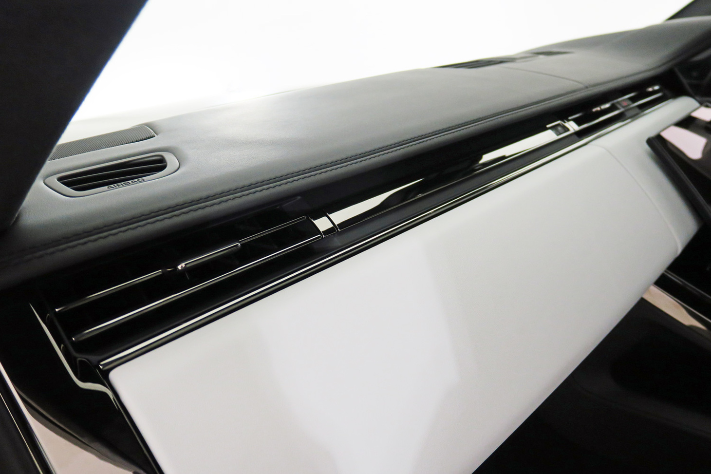 レンジローバー・スポーツSVエディションワン 内装・外装など75枚 【画像・写真】 - webCG