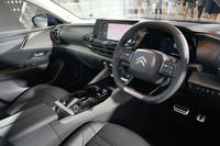 新たな旗艦はセダン×ワゴン×SUV！ 「シトロエンC5 X」が日本上陸 【ニュース】 - webCG