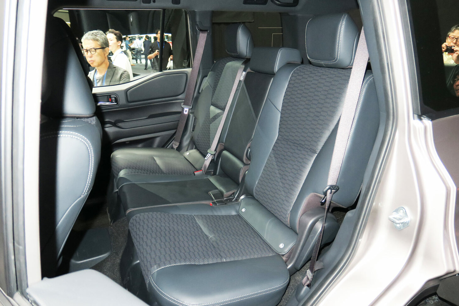 トヨタ・ランドクルーザー“250” 内装・外装など73枚 【画像・写真】 - webCG