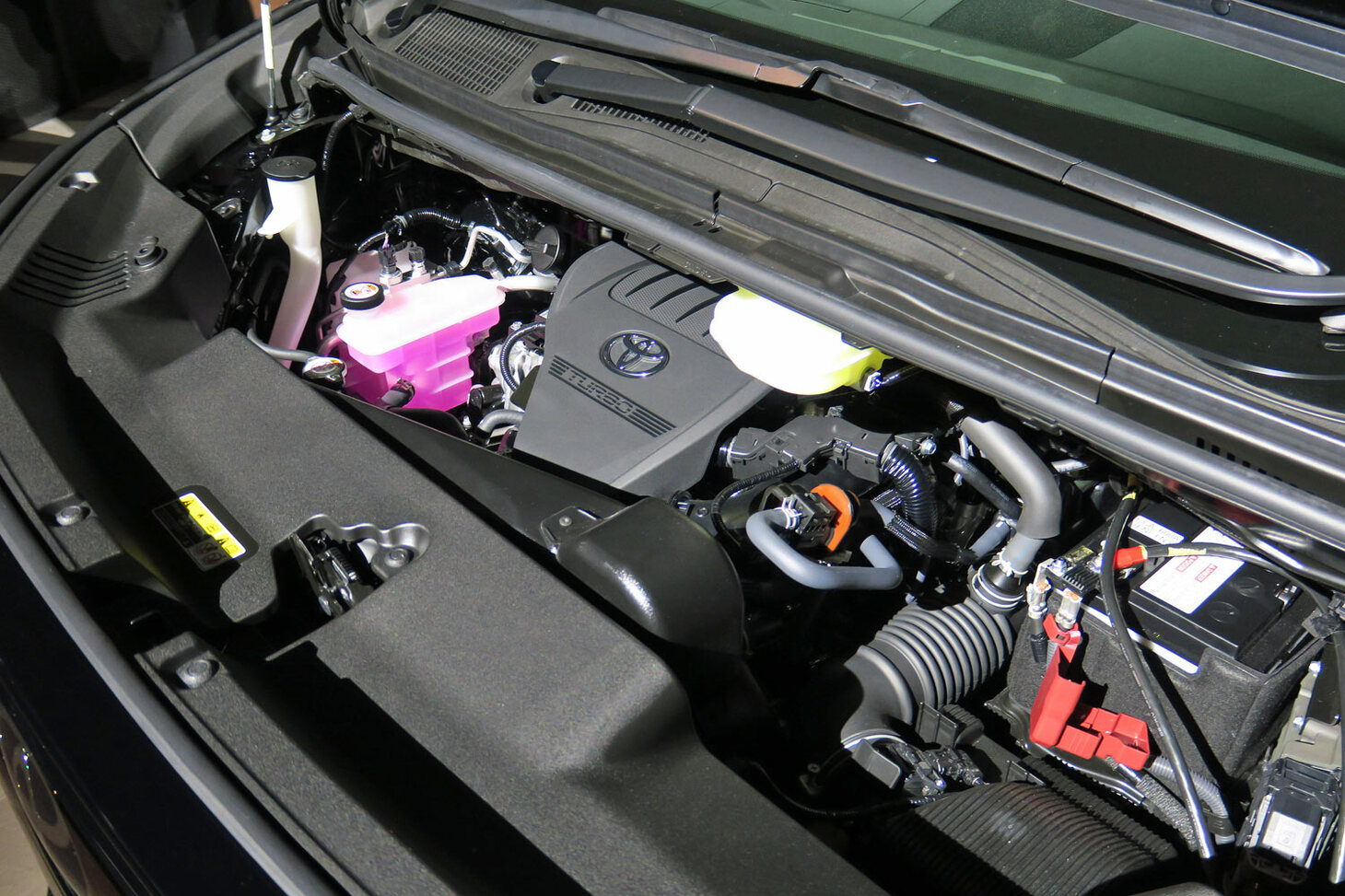 トヨタ・アルファード エグゼクティブラウンジ／ヴェルファイアZプレミア 内装・外装など77枚 【画像・写真】 - webCG