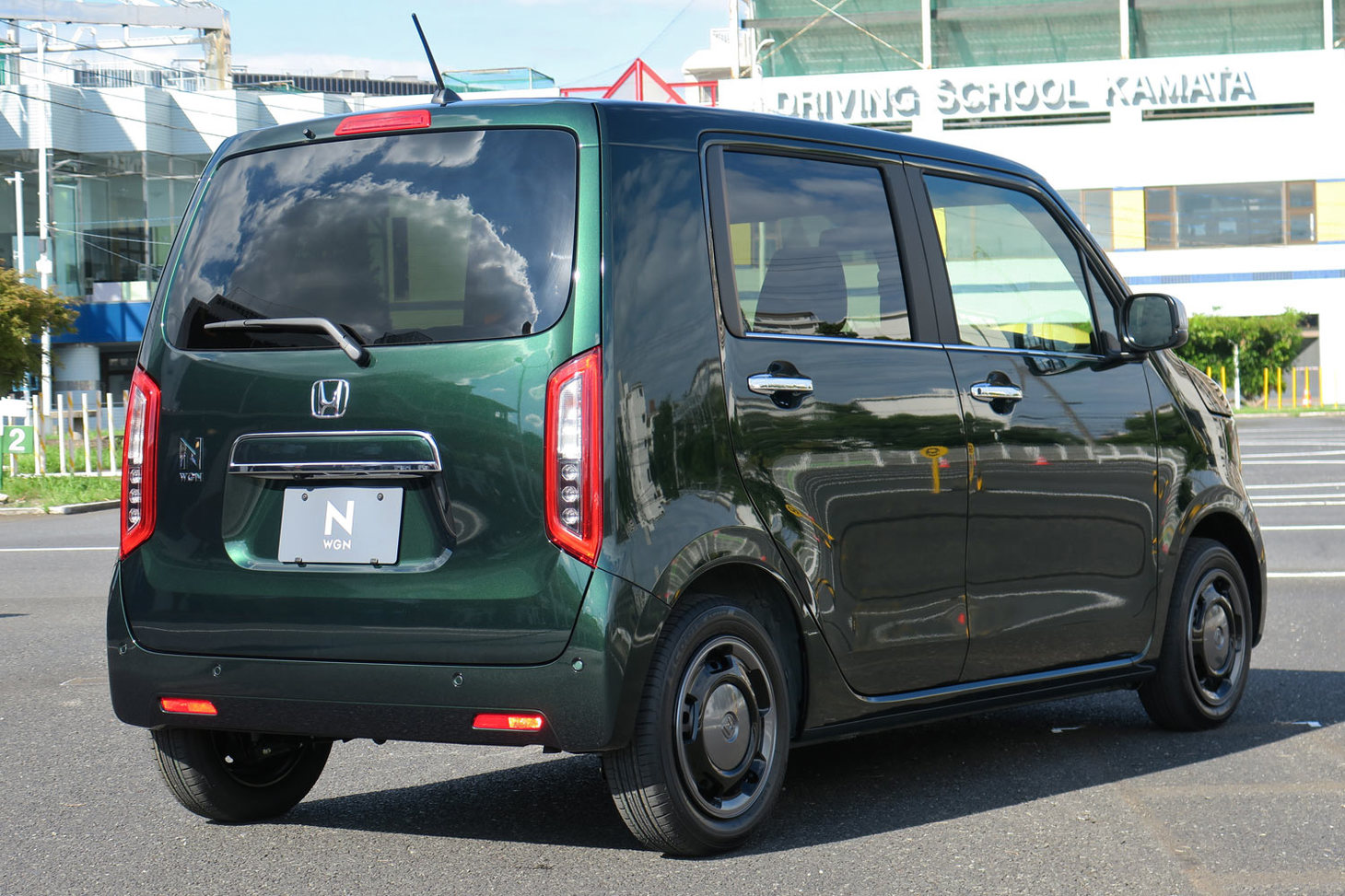 ホンダN-WGN Lスタイル＋ ビター／N-WGNカスタムL・ターボ／N-WGN L 内装・外装など48枚 【画像・写真】 - webCG