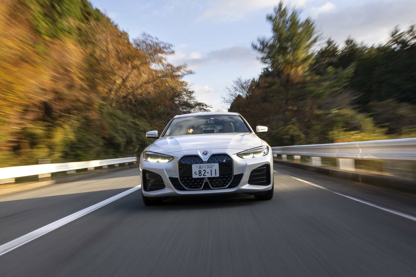 BMW i4 eDrive40 Mスポーツ（前編） の画像12枚 - webCG