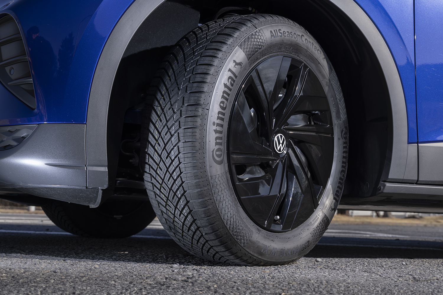 試せば分かるドイツの底力！ コンチネンタル「オールシーズン・コンタクト2」で雪道に挑む 【2024 Spring webCGタイヤセレクション＜AD＞】 - webCG