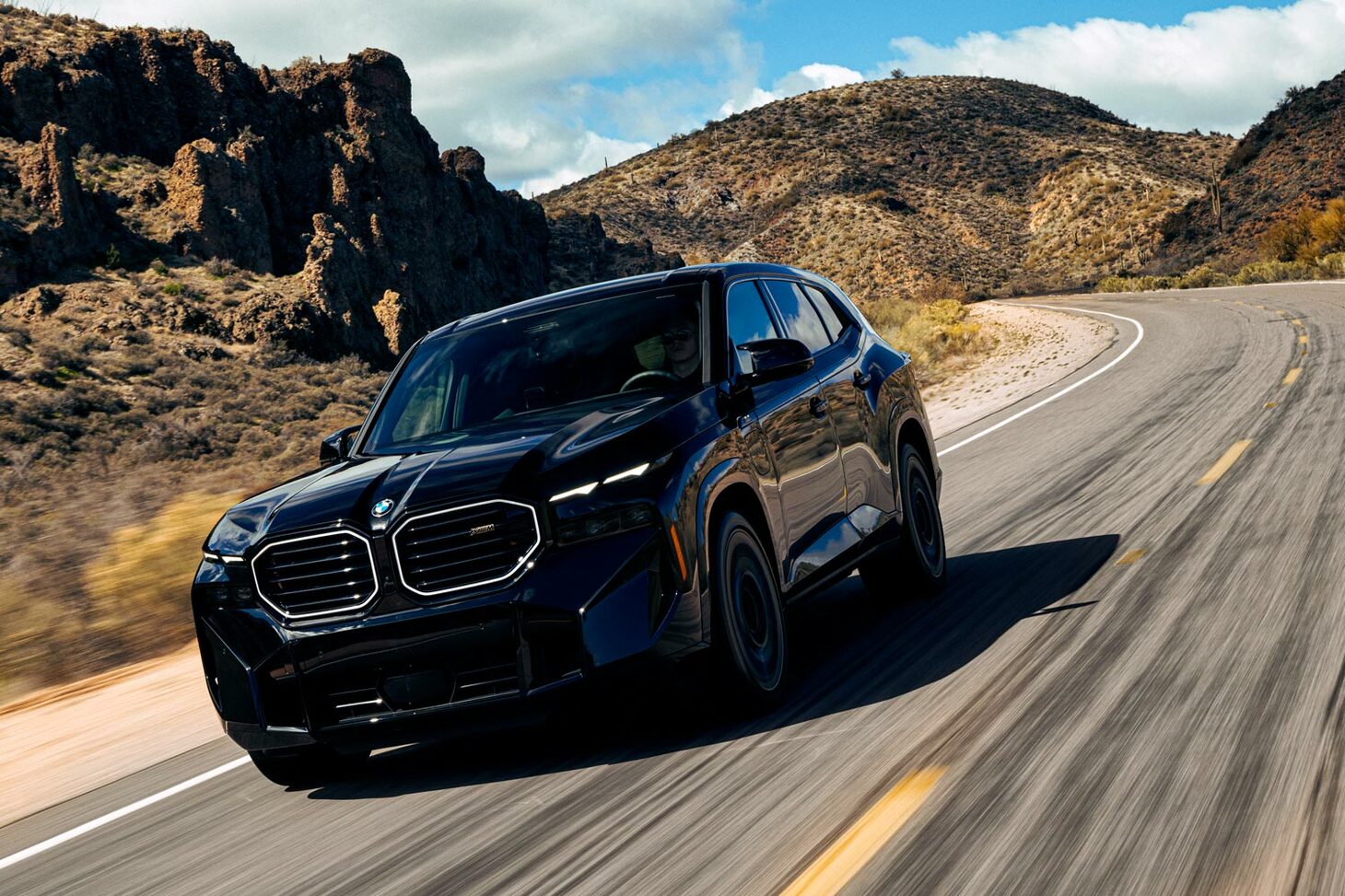 BMW XM（4WD/8AT）【海外試乗記】 の画像20枚 - webCG