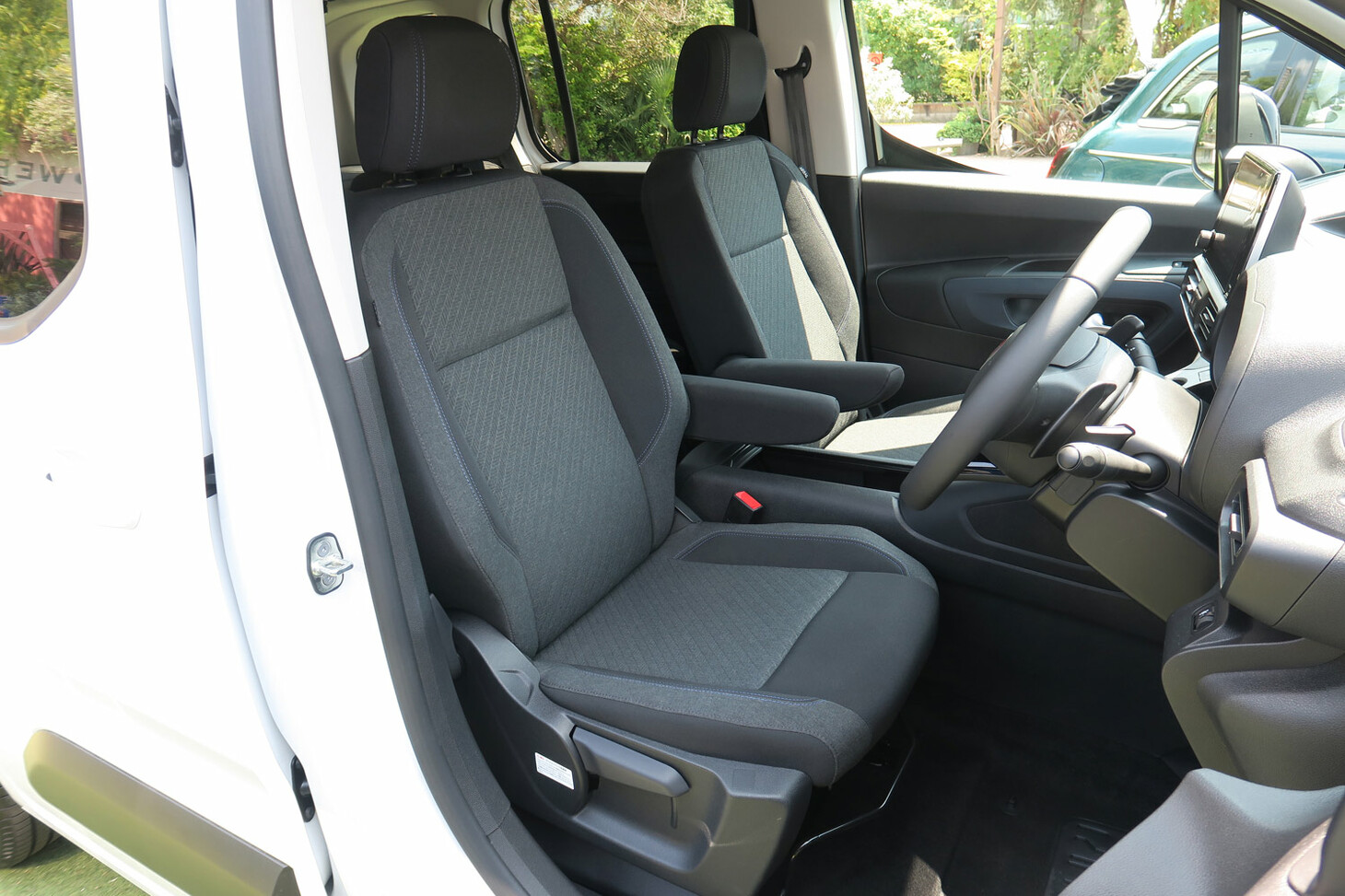 新型フィアット・ドブロ／ドブロ マキシ 内装・外装など63枚 【画像・写真】 - webCG