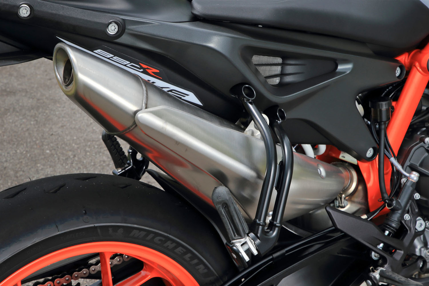 KTM 890デュークR（MR/6MT）【試乗記】 の画像15枚 - webCG