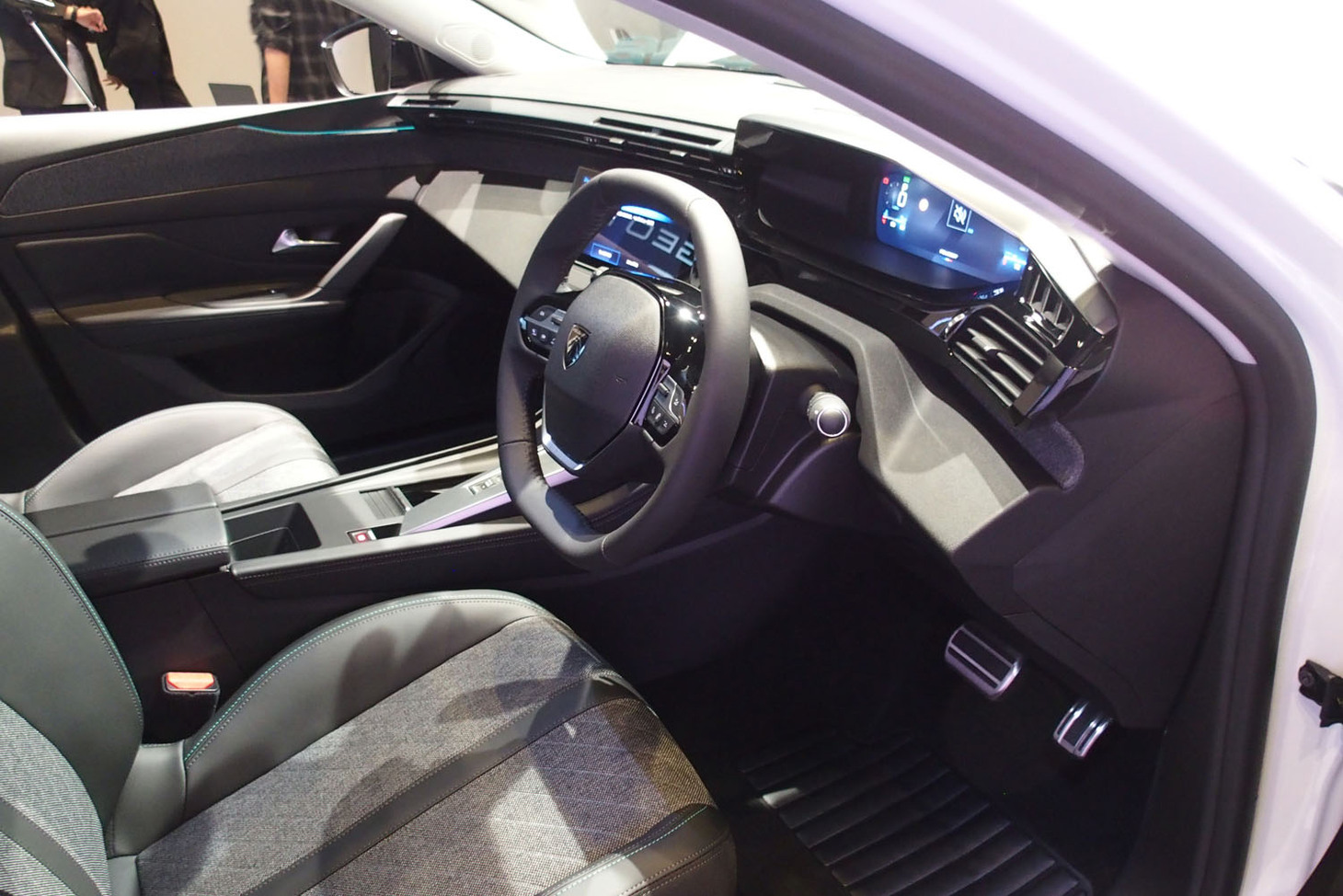 プジョー408 内装・外装など66枚 【画像・写真】 - webCG