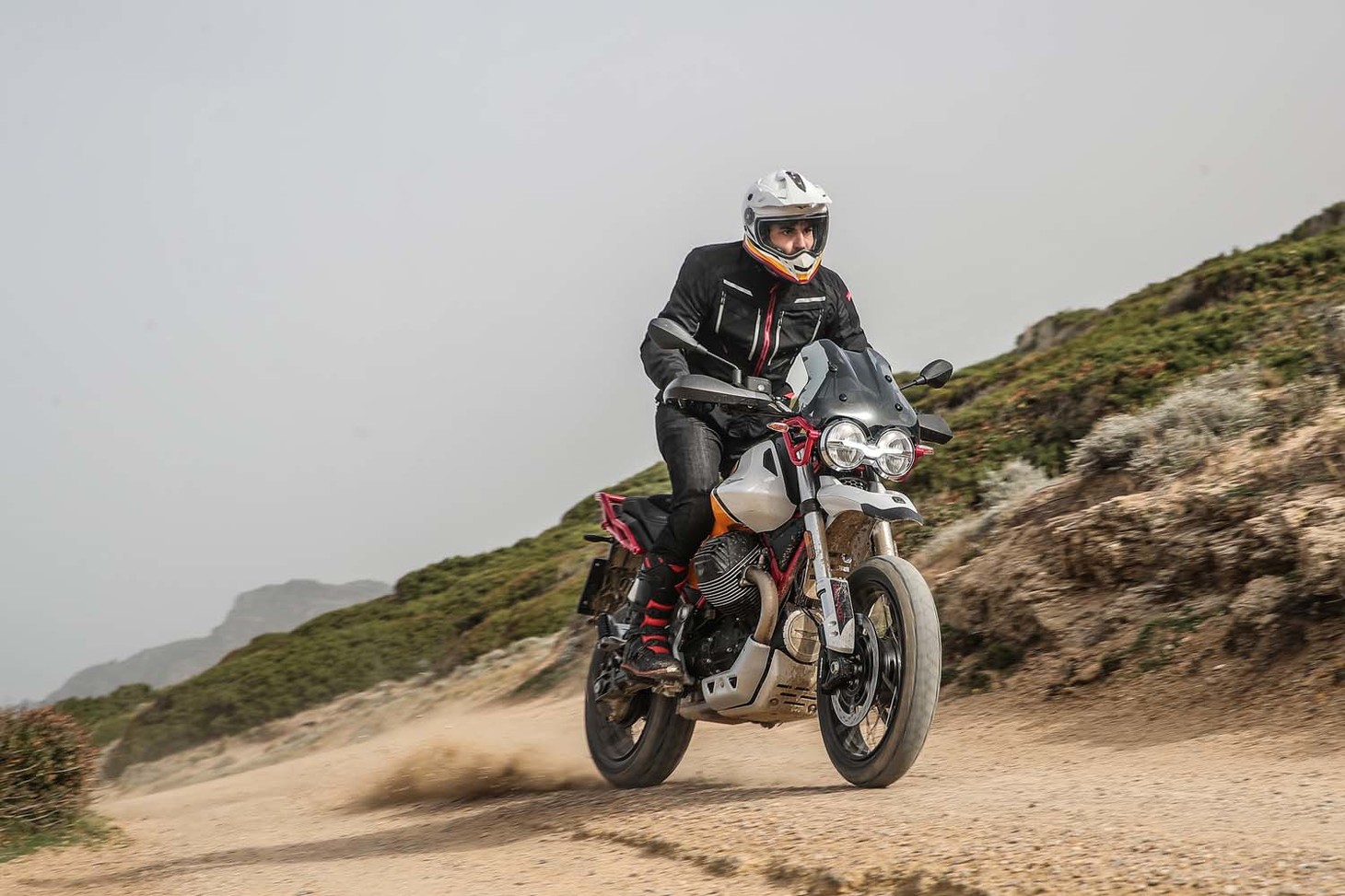 モト・グッツィV85 TT／V85 TTトラベル／V85 TT 100周年記念スペシャルエディション 内装・外装など32枚 【画像・写真】 - webCG