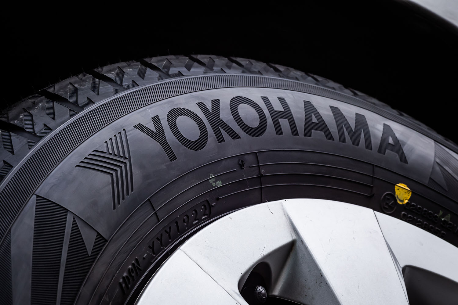 YOKOHAMA iceGUARD 7の歴代最強性能は氷上・雪上だけではなかった 【2022-2023 Winter webCGタイヤセレクション＜AD＞】 - webCG