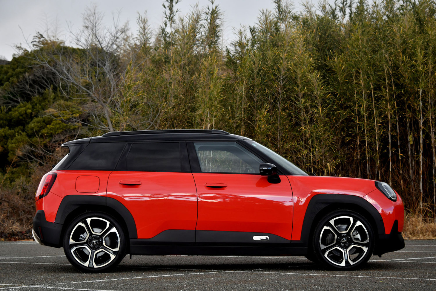 MINIエースマン／テスラ・モデルY／メルセデス・マイバッハEQS SUV【試乗記】 の画像32枚 - webCG