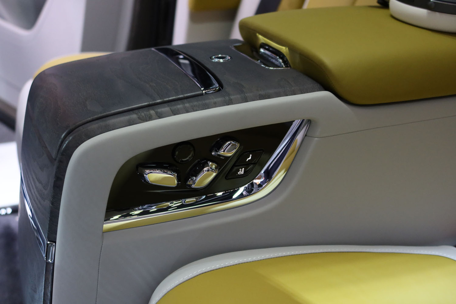 ロールス・ロイス・カリナン シリーズII 内装・外装など50枚 【画像・写真】 - webCG