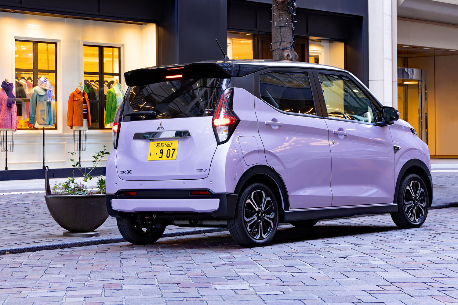 小さなクルマで大満足 三菱eKクロスEVの魅力に迫る 【できる軽でもっといいカーライフ 三菱eKクロスEVで行こう＜AD＞】 - webCG