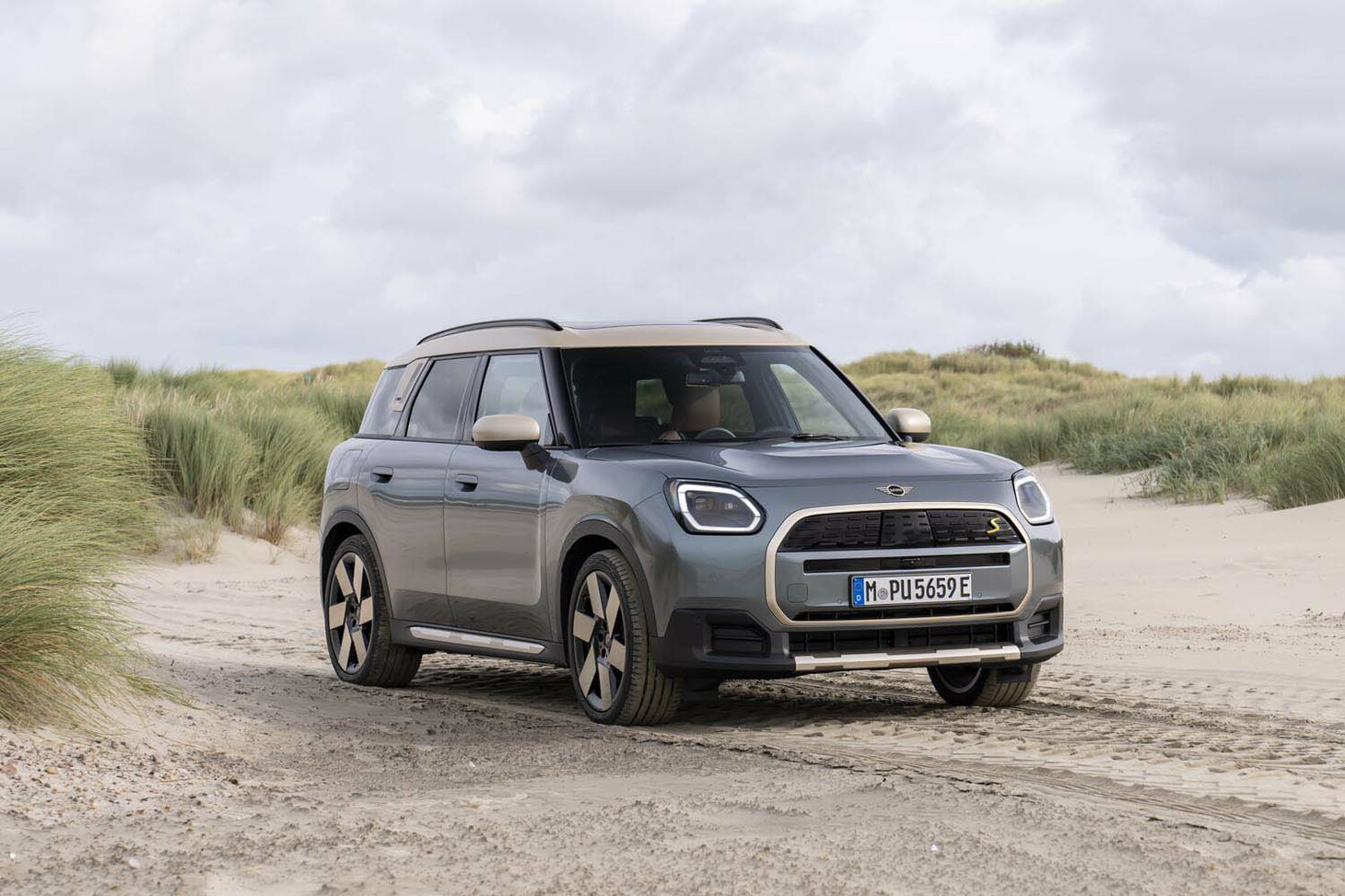 MINIカントリーマンSE ALL4／ジョンクーパーワークス カントリーマン【海外試乗記】 丸くなって二重丸 - webCG