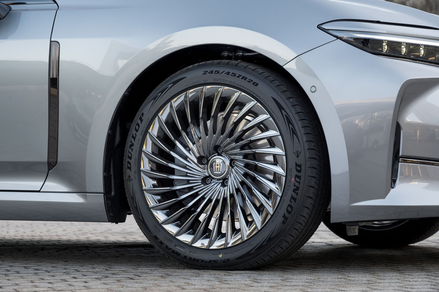 トヨタ・クラウン セダンZ＜FCEV＞／クラウン セダンZ＜HEV＞【試乗記】 の画像18枚 - webCG