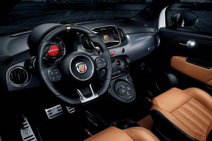 アバルト595 内装・外装など14枚 【画像・写真】 - webCG