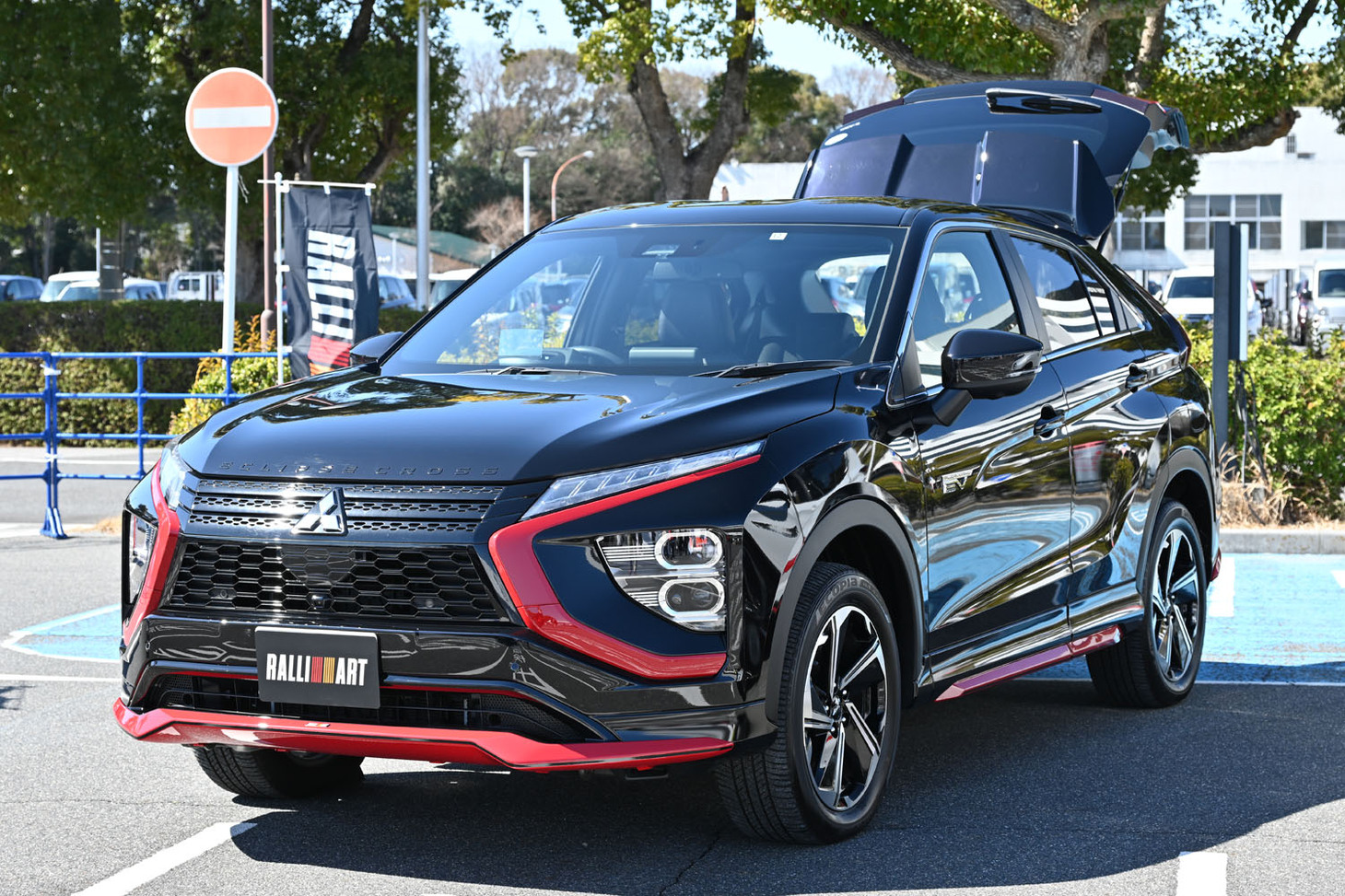 10年のご愛顧に感謝！ 「三菱PHEVオーナーズミーティング」の会場から 内装・外装など26枚 【画像・写真】 - webCG