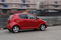 スバルR2（CVT）【試乗記（前編）】 驚かすのは、鬼面のみならず（前編） - webCG