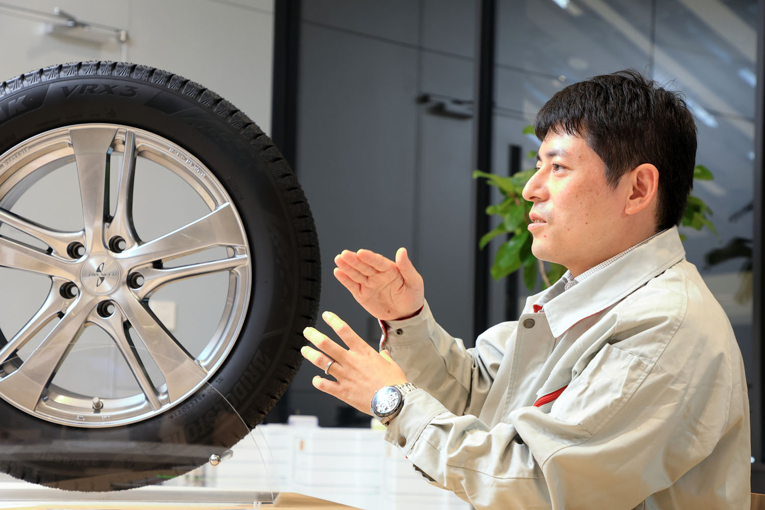 SUVサイズも登場！ 「ブリヂストン・ブリザックVRX3」の強さの秘訣に迫る 【キーマンが語るBRIDGESTONE BLIZZAK VRX3の真価＜AD＞】 - webCG