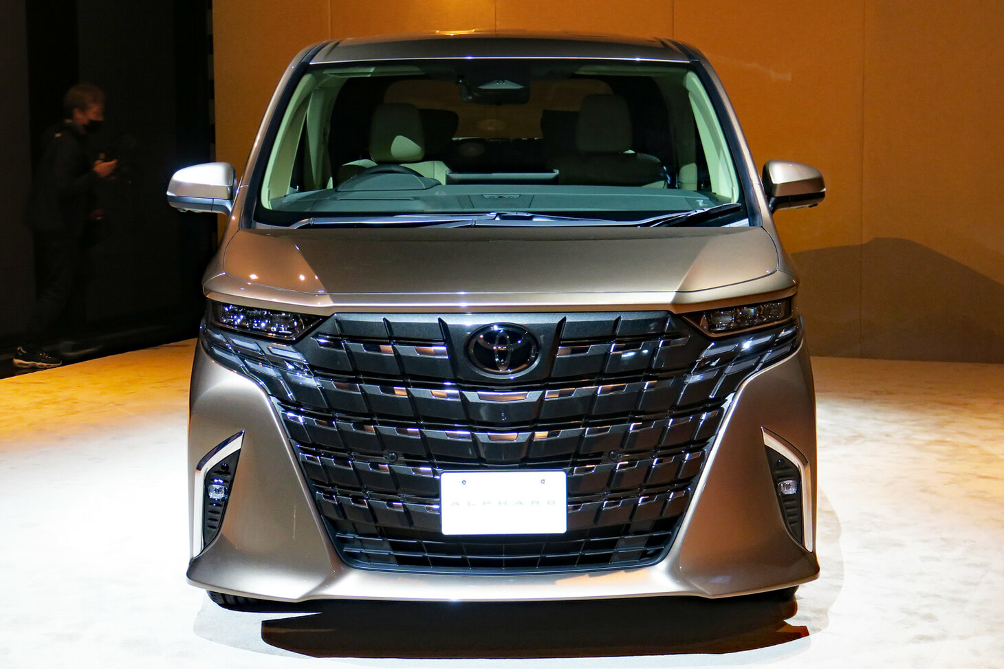 トヨタ・アルファード エグゼクティブラウンジ／ヴェルファイアZプレミア 内装・外装など77枚 【画像・写真】 - webCG