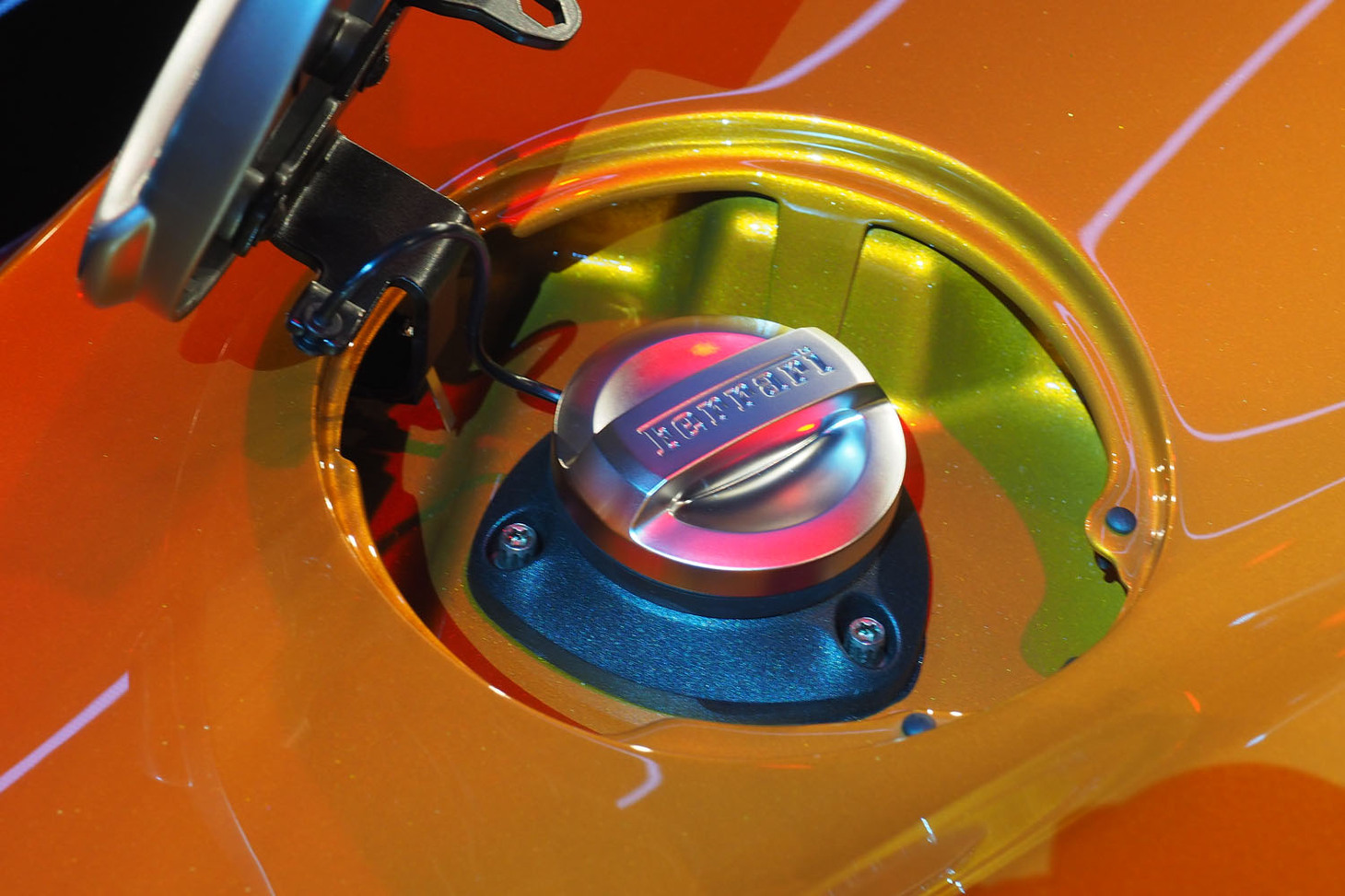 新型「フェラーリ849テスタロッサ」発表イベントの会場から 内装・外装など76枚 【画像・写真】 - webCG