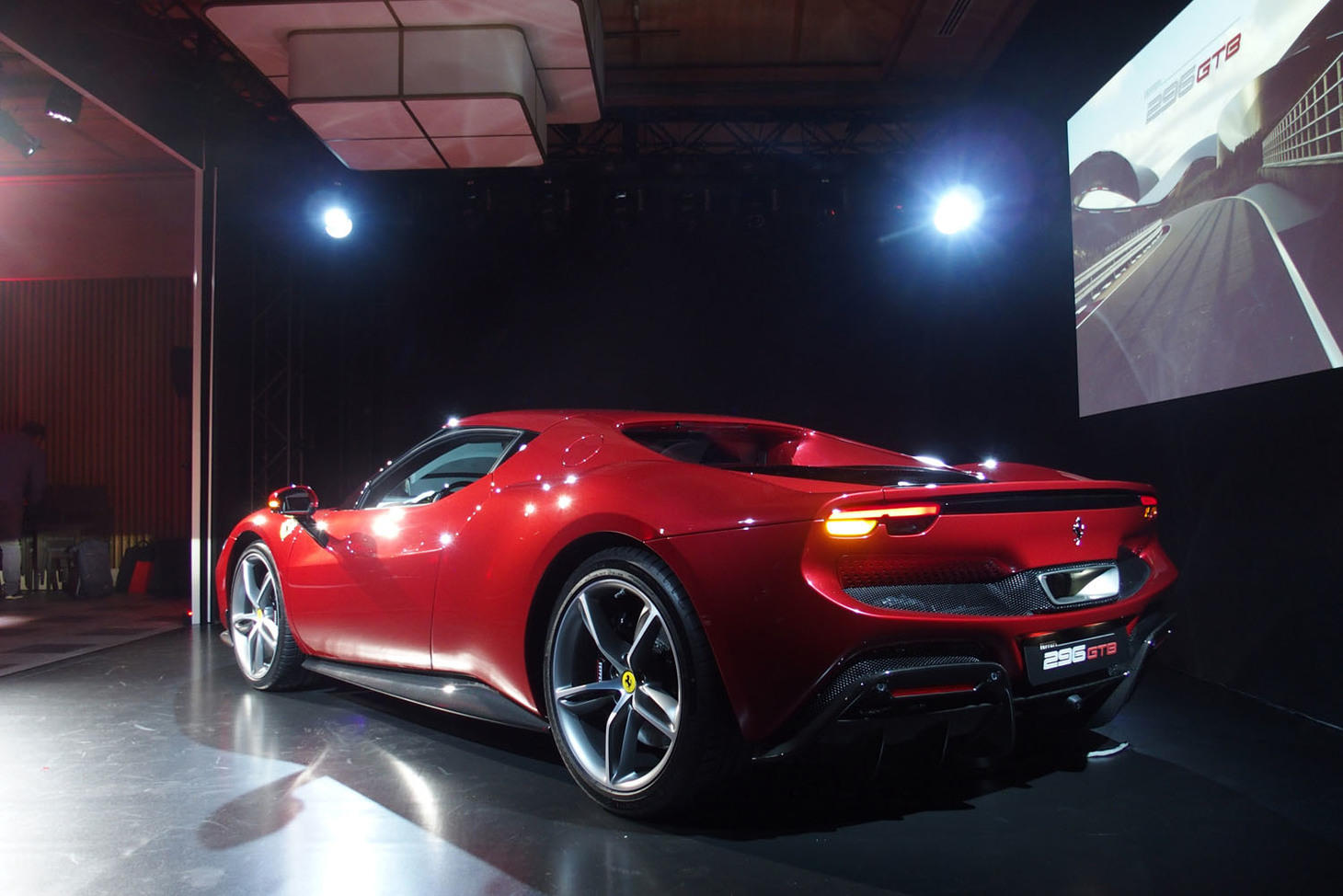 フェラーリ296GTB 内装・外装など51枚 【画像・写真】 - webCG